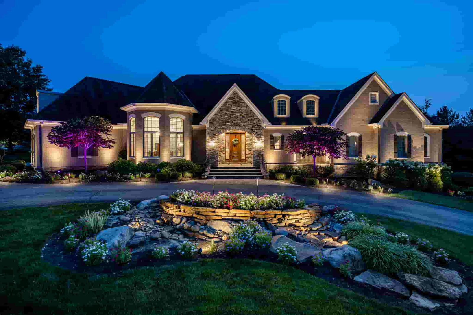 Outdoor Home Lighting by Haven Lighting: Smart Outdoor Lighting